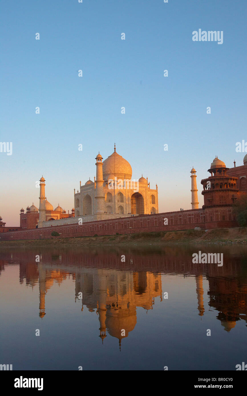 The Taj Mahal reflected in the Yamuna River Stock Photo - Alamy