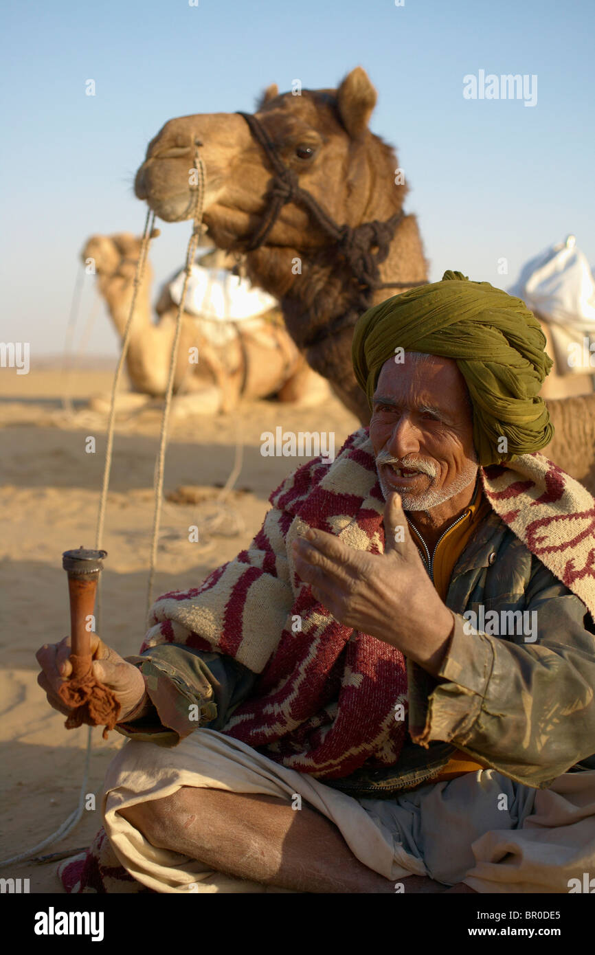 Camel stop hi-res stock photography and images - Alamy