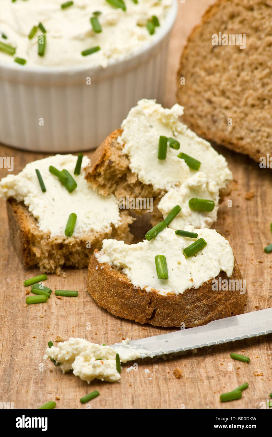 Smear cheese hi-res stock photography and images - Alamy