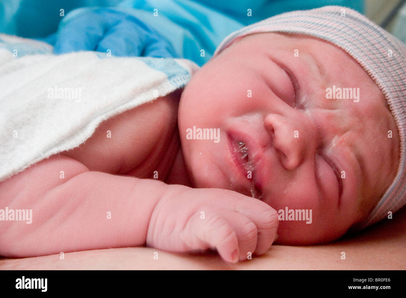 newborn baby on its mother's chest Stock Photo - Alamy