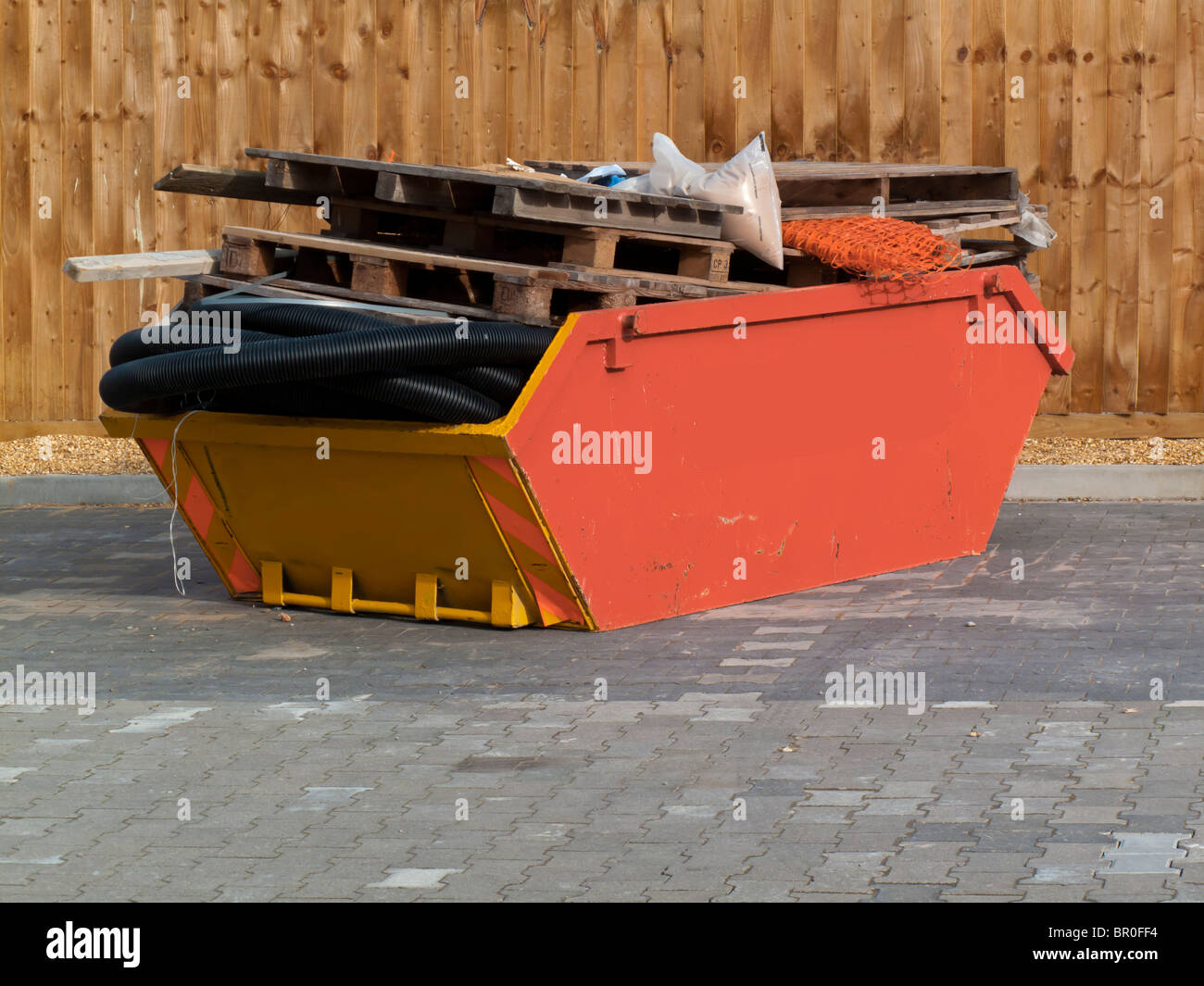 Skip rubbish hi-res stock photography and images - Alamy