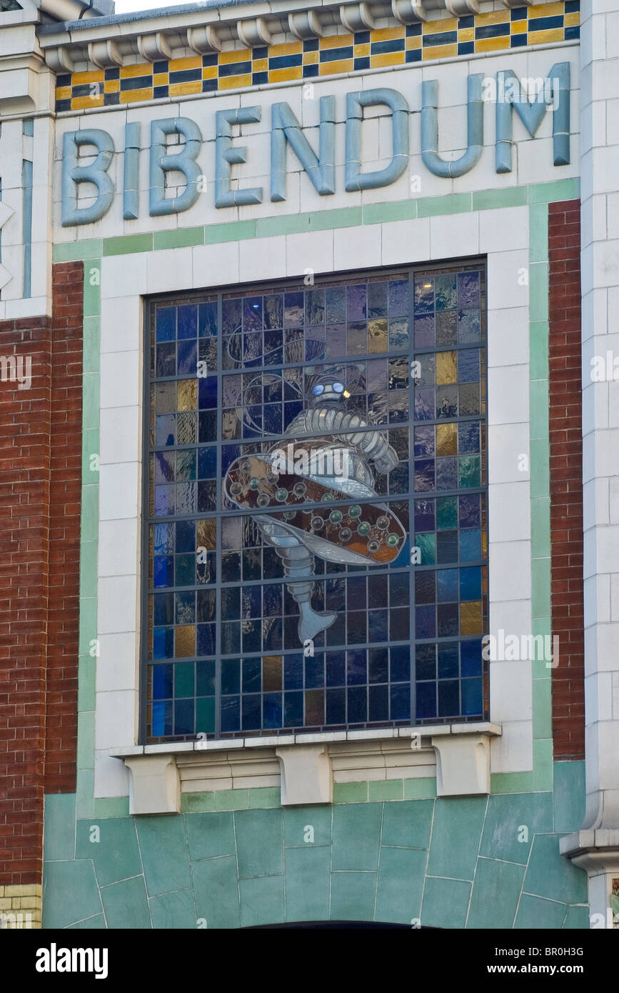 Michelin bibendum art deco building hi-res stock photography and images ...