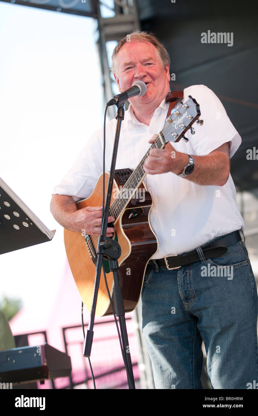 Dafydd iwan hi-res stock photography and images - Alamy