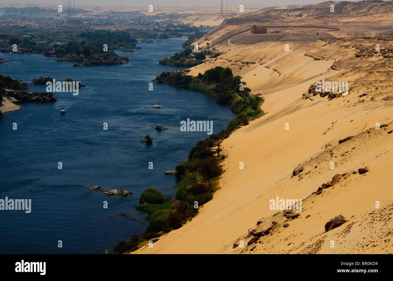 sand dune along the Nile River in Aswan Egypt Stock Photo - Alamy