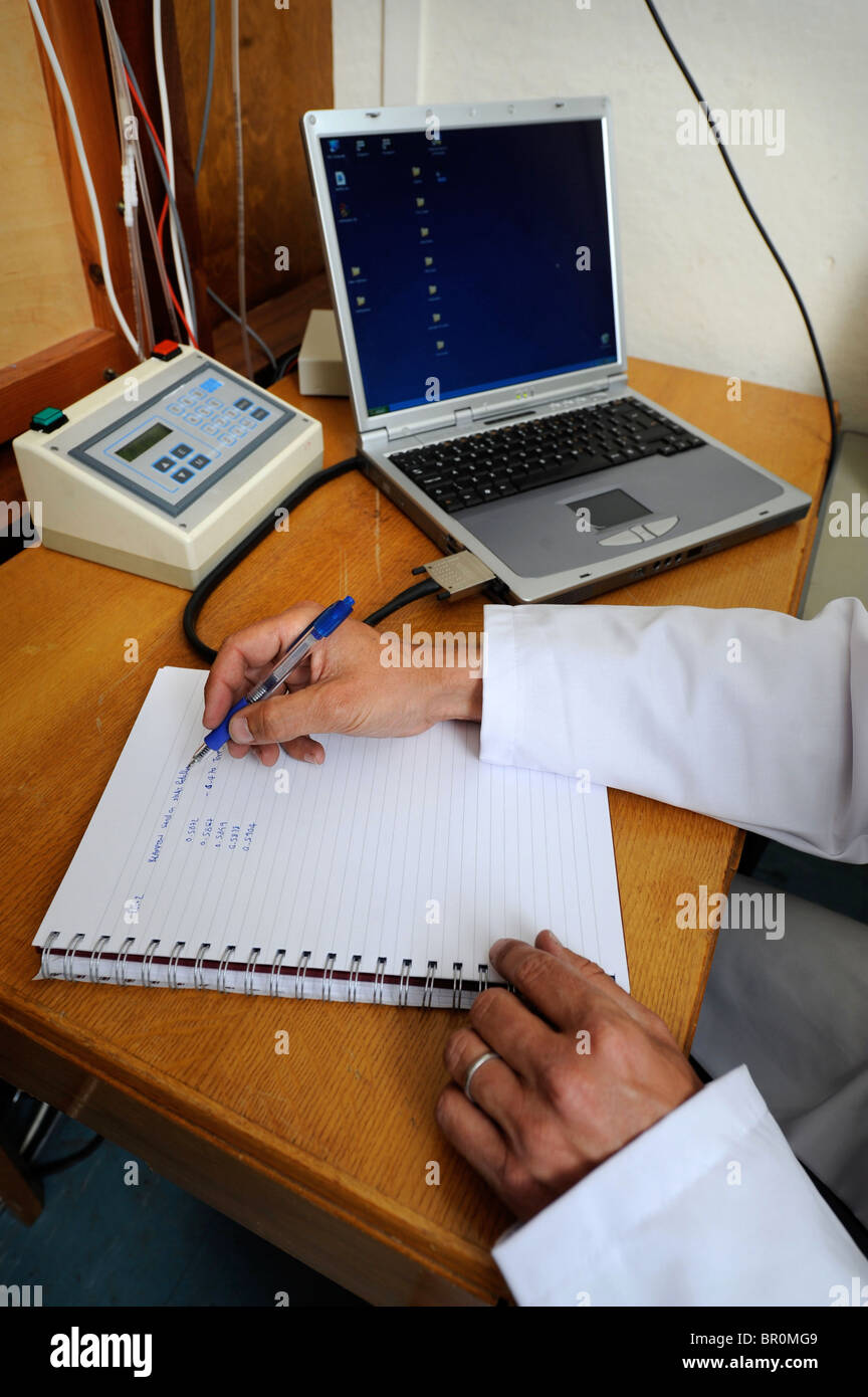 Experiment data logging hi-res stock photography and images - Alamy