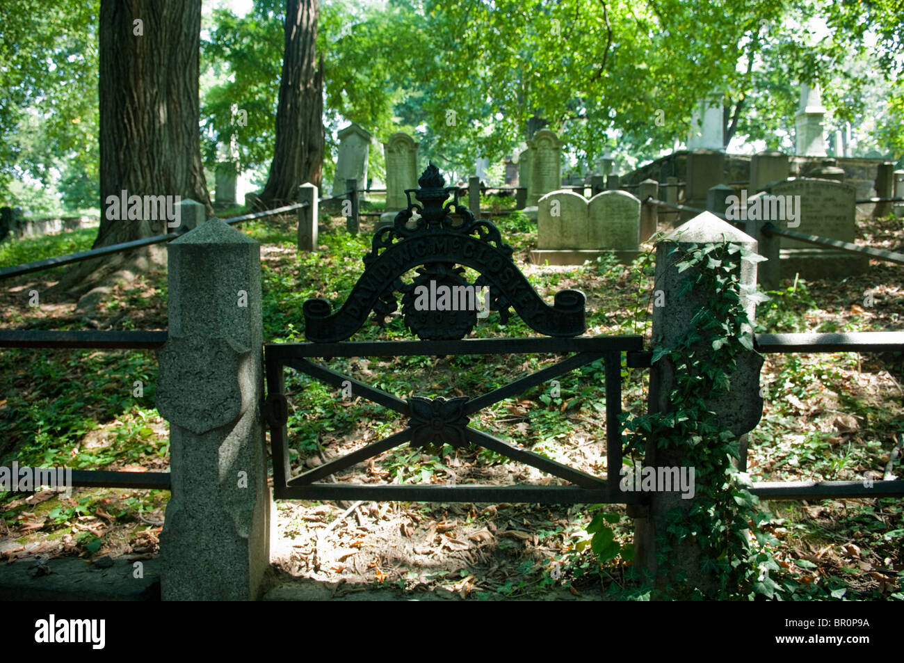 Trinity church cemetery and mausoleum hi-res stock photography and ...