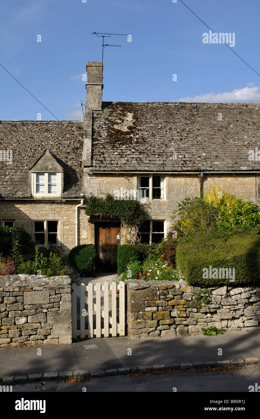 Cottages in Windrush village, Gloucestershire, England, UK Stock Photo ...