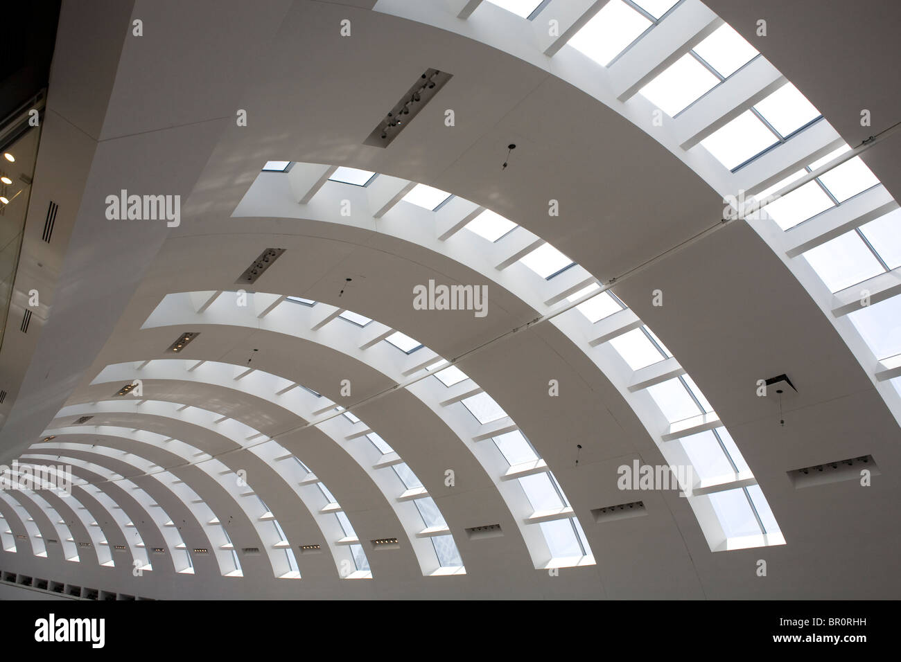 Shopping mall roof hi-res stock photography and images - Alamy