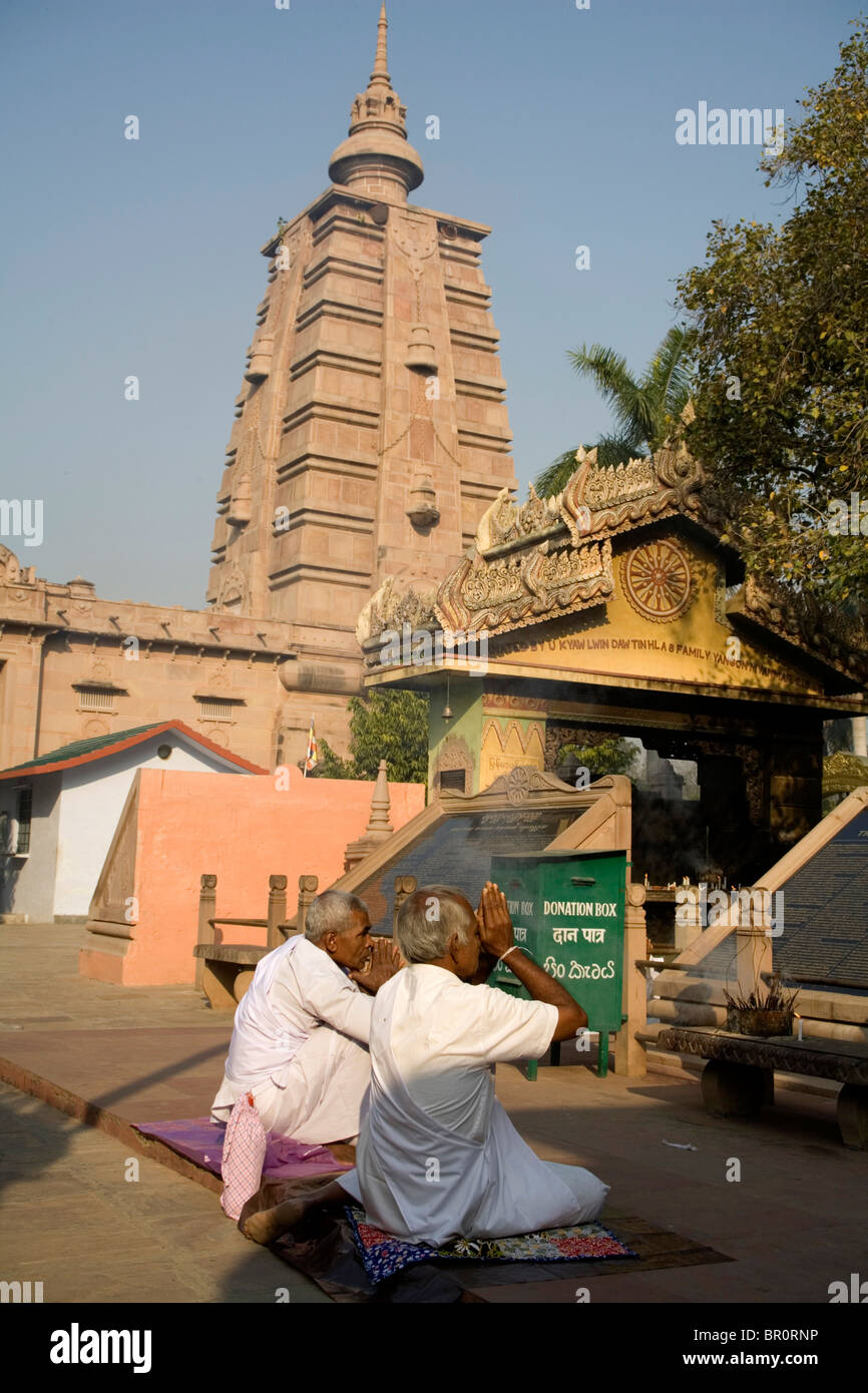 Mulagandha Kutir Vihara temple "Isipatana Deer Park" where Buddha ...