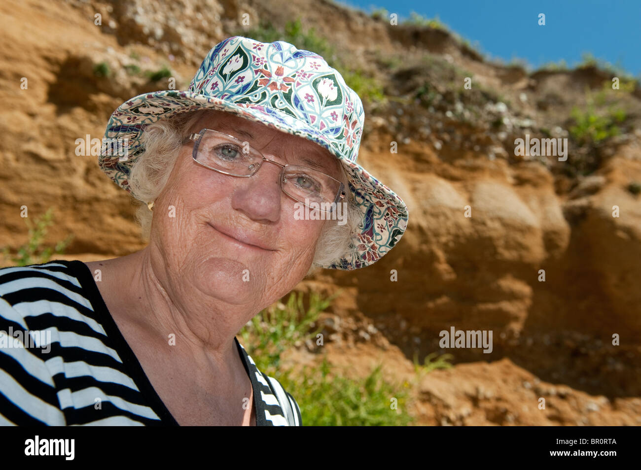 Old lady hat spectacles on hi-res stock photography and images - Alamy