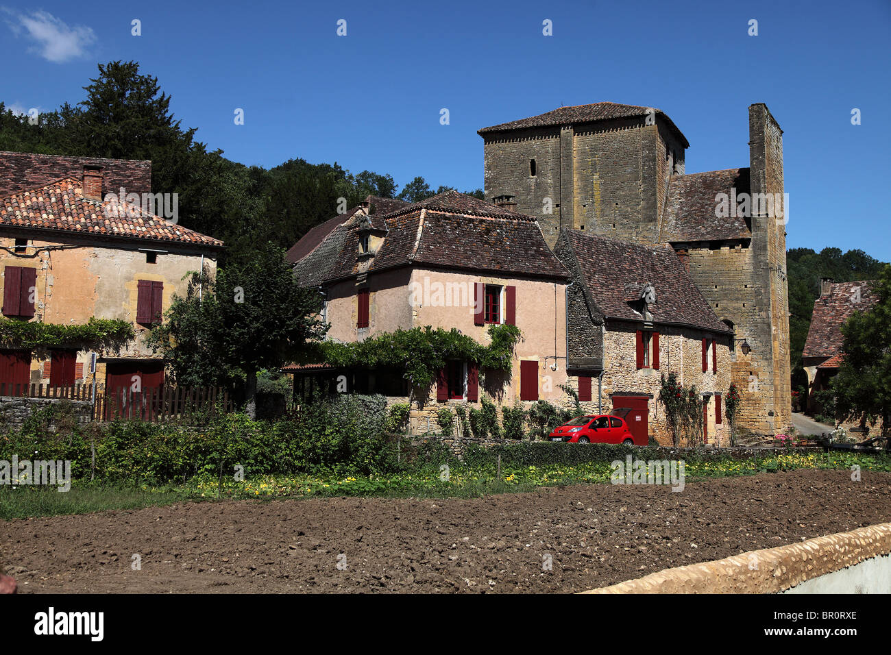 Village plot hi-res stock photography and images - Alamy
