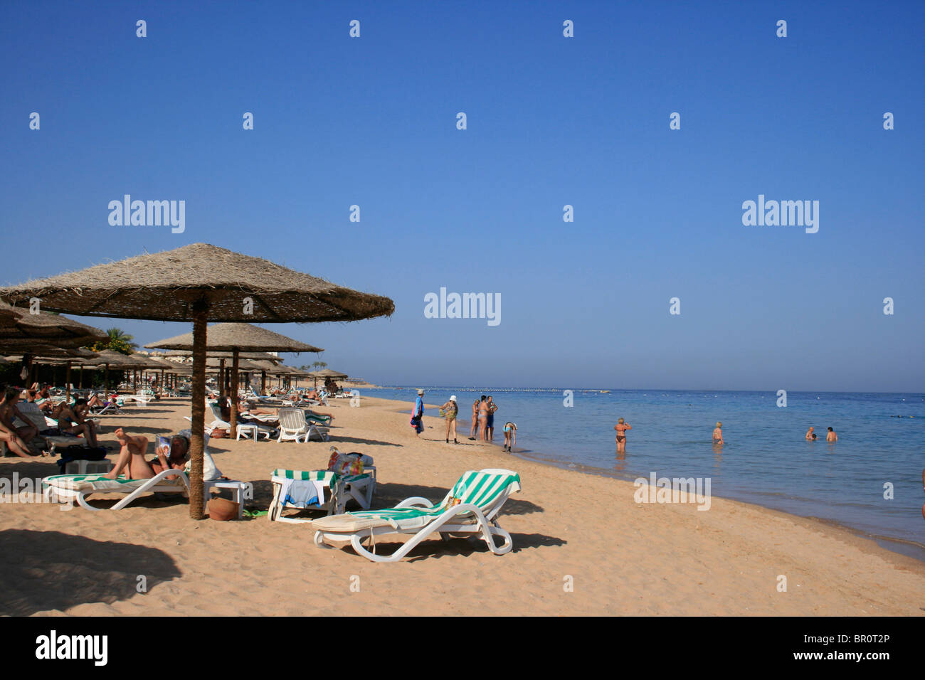 The beach at Makadi bay, Egypt Stock Photo - Alamy