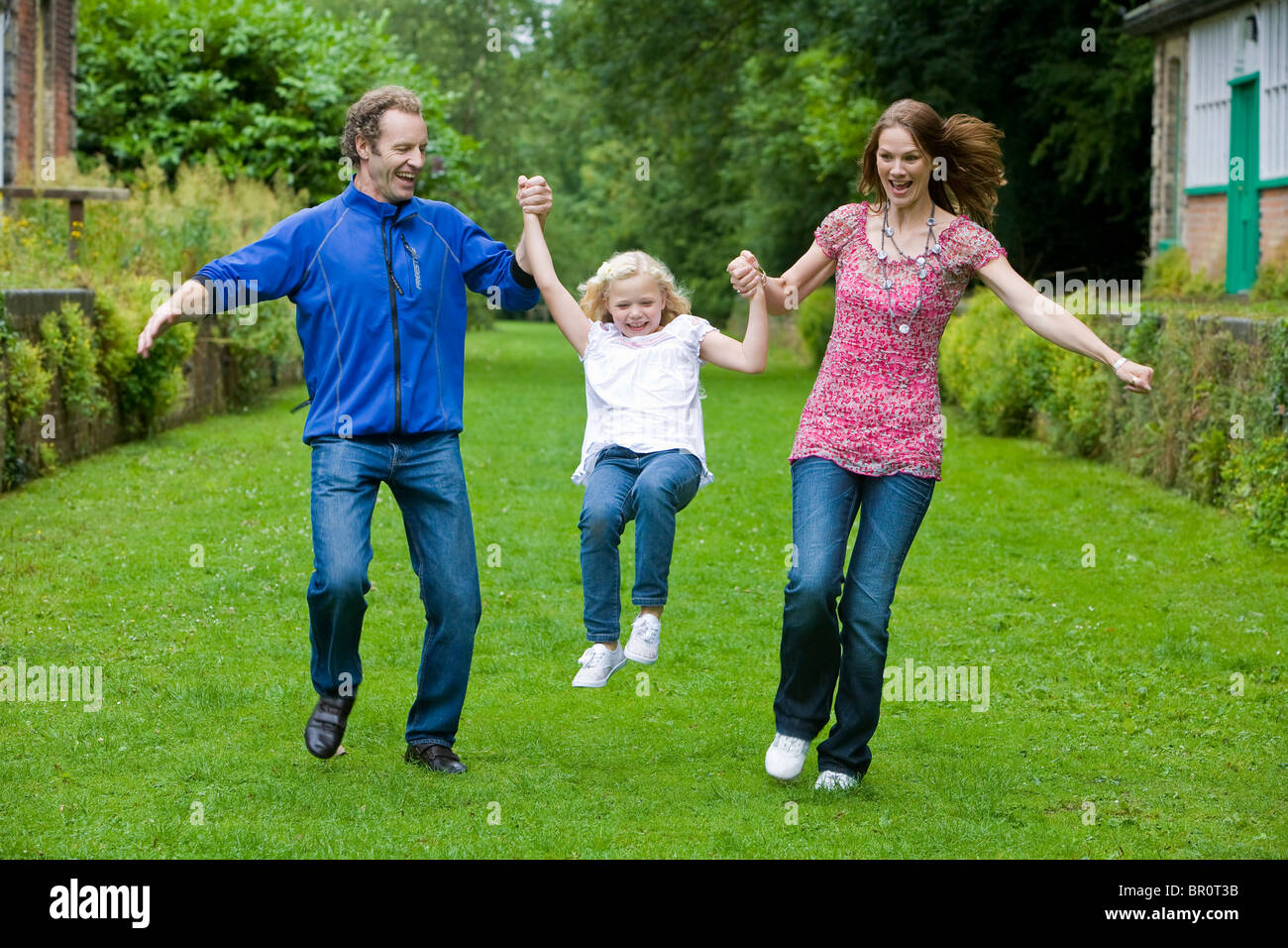 Model Release Family lifestyle Copyright : www.georgeimpeyphotographer ...