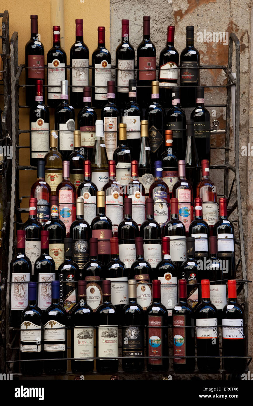 Bardolino wine hi-res stock photography and images - Alamy