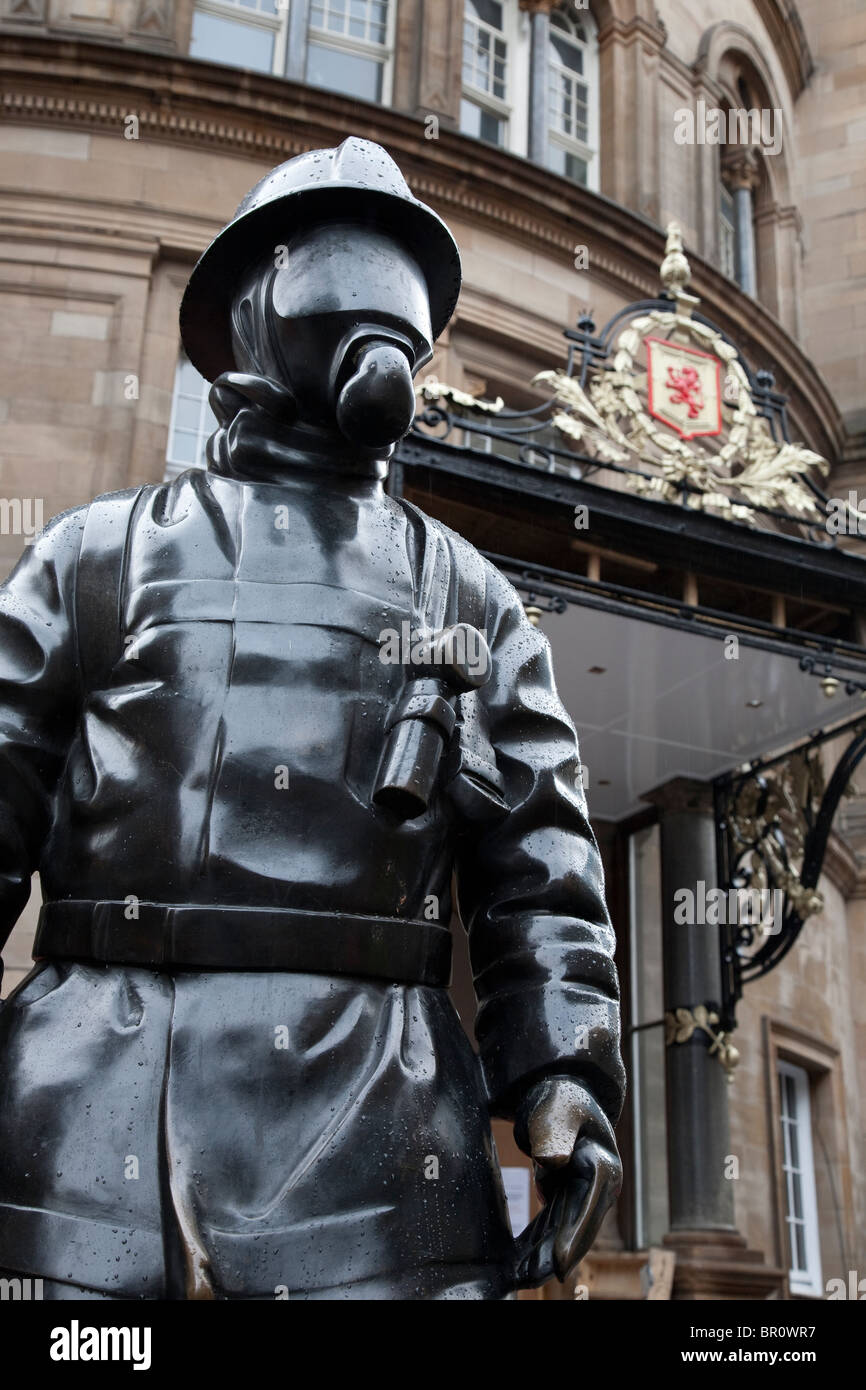 Firemens hi-res stock photography and images - Alamy
