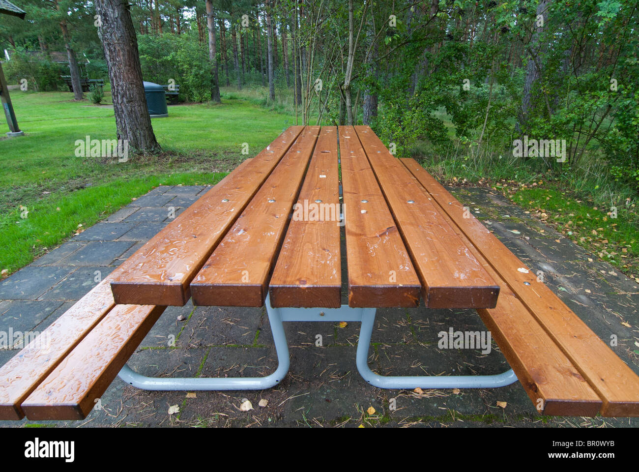 Rain on an outdoor table hi-res stock photography and images - Alamy
