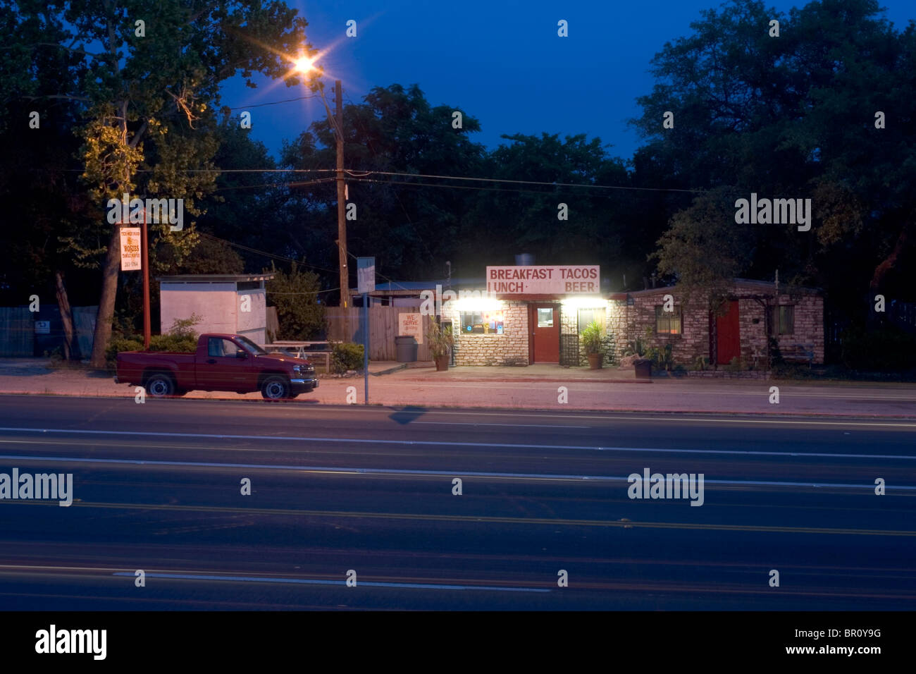 A restaurant at night in Bee Cave, Texas Stock Photo - Alamy