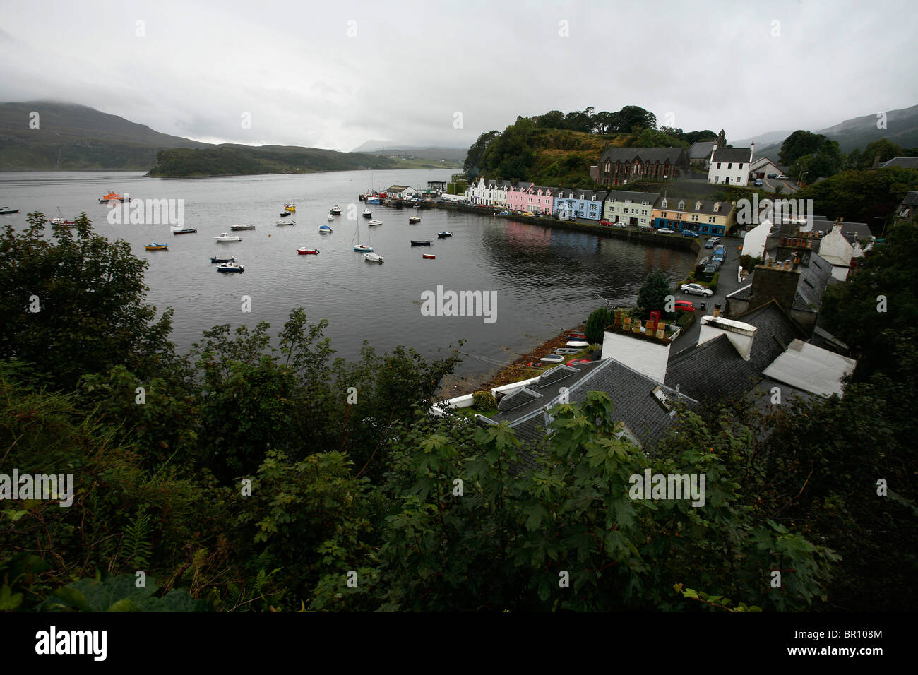 Old harbor of portree hi-res stock photography and images - Alamy