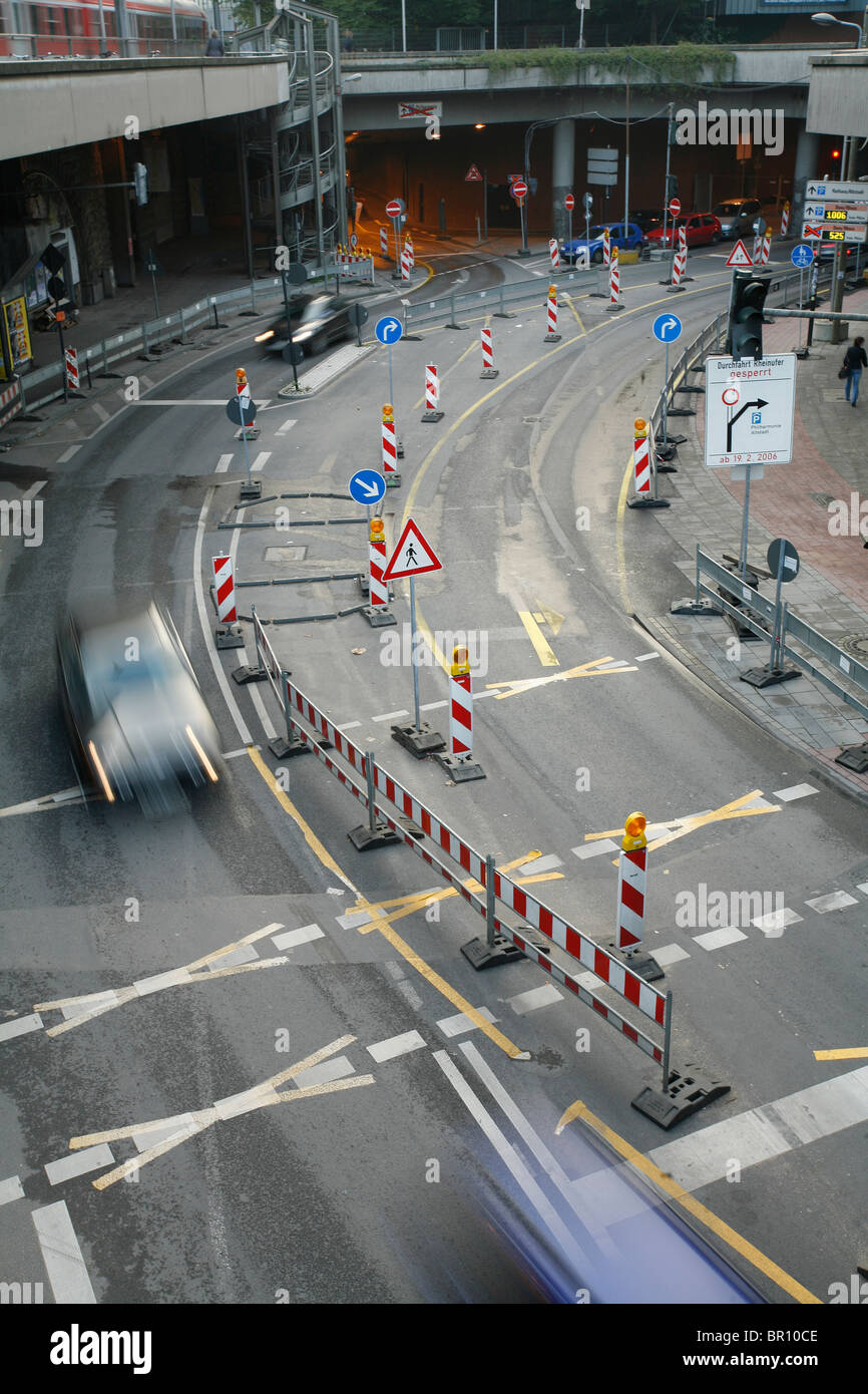 Construction signs hi-res stock photography and images - Alamy