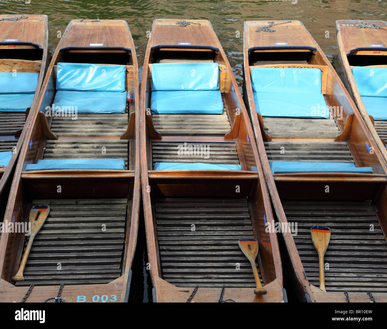 Wood punts hi-res stock photography and images - Alamy