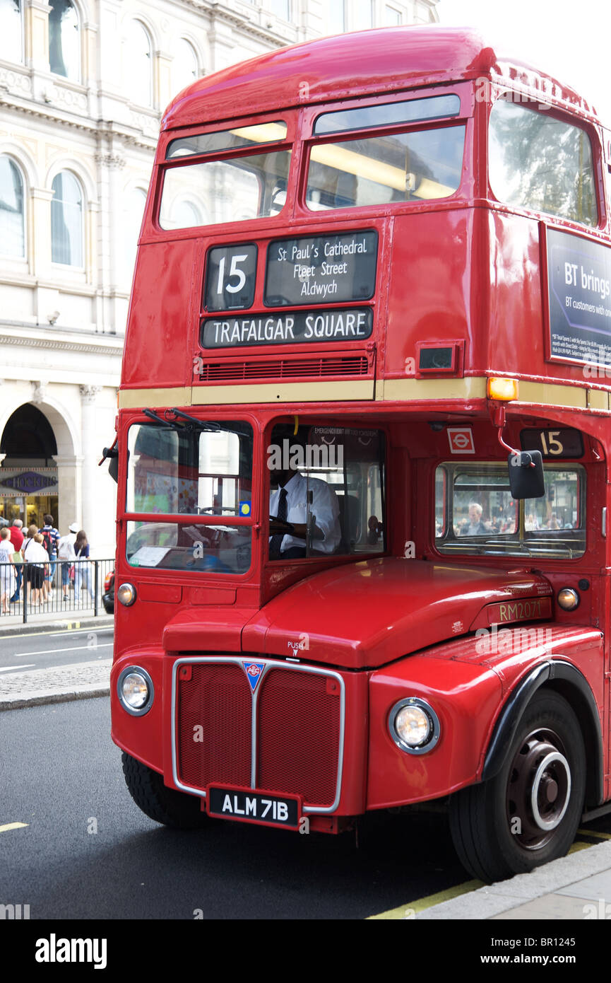 London routemaster bus front hi-res stock photography and images - Alamy