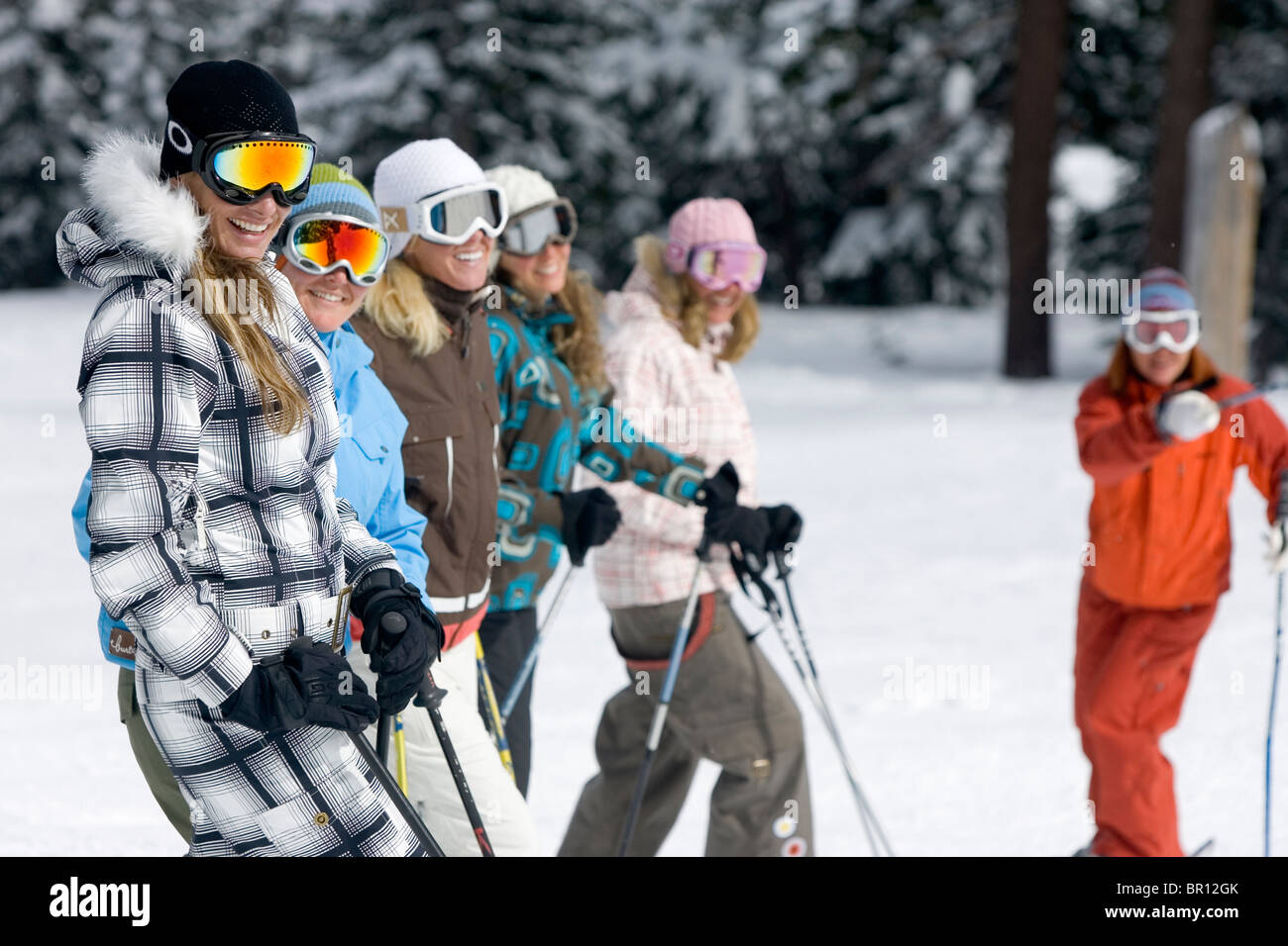 Group taking instruction hi-res stock photography and images - Alamy