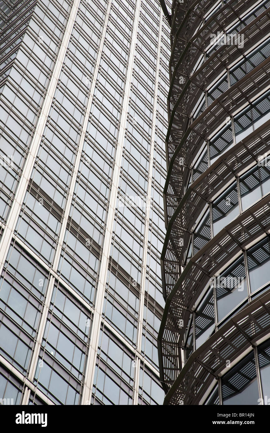 Canary wharf office skyscrapers hi-res stock photography and images - Alamy