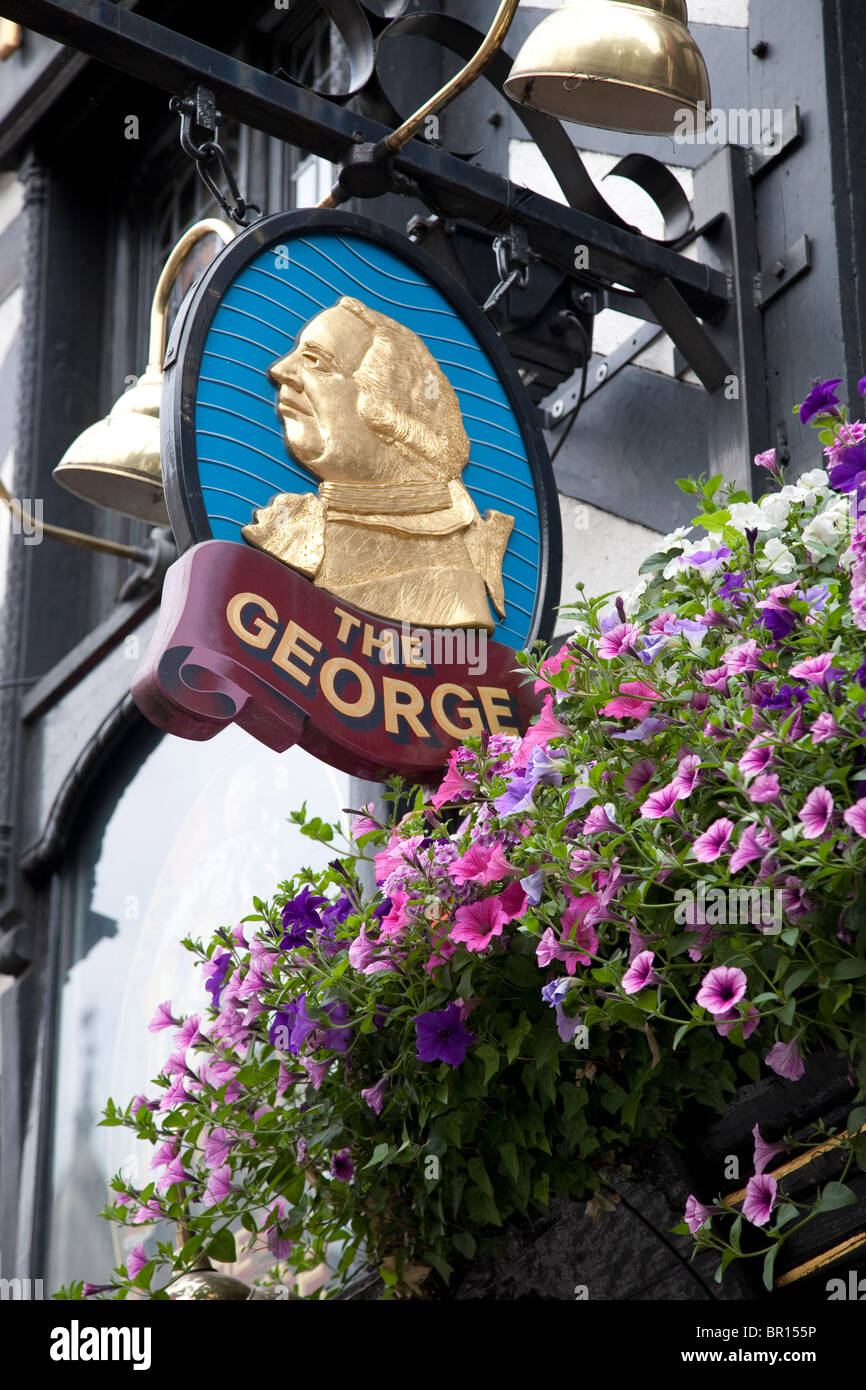 Pub inn sign hi-res stock photography and images - Alamy
