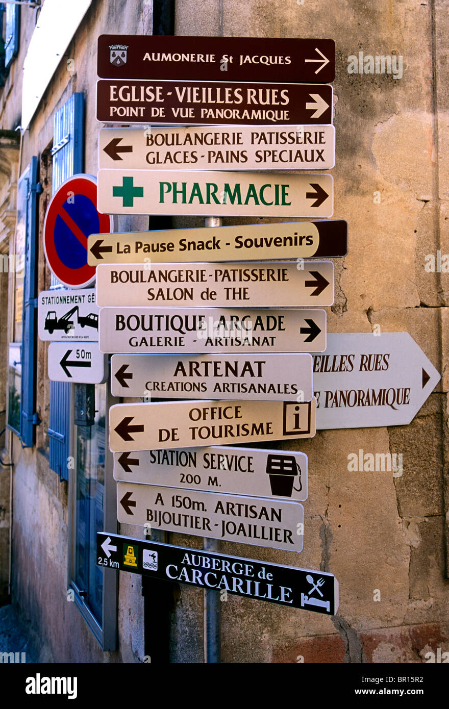 sign, signs, signpost, hilltop village, hilltop village of Gordes ...
