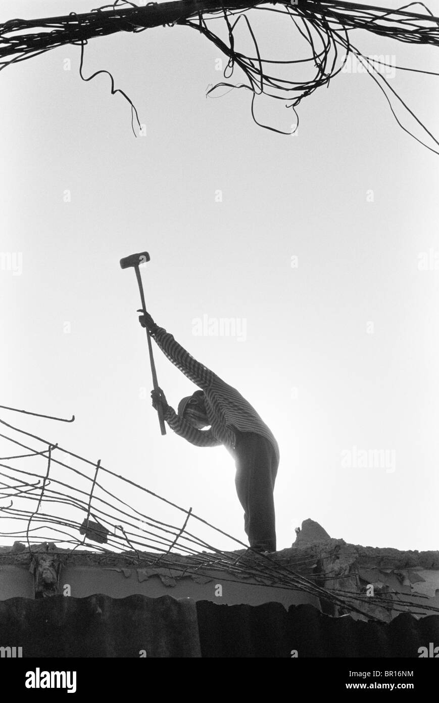 Man hammer black and white hi-res stock photography and images - Alamy