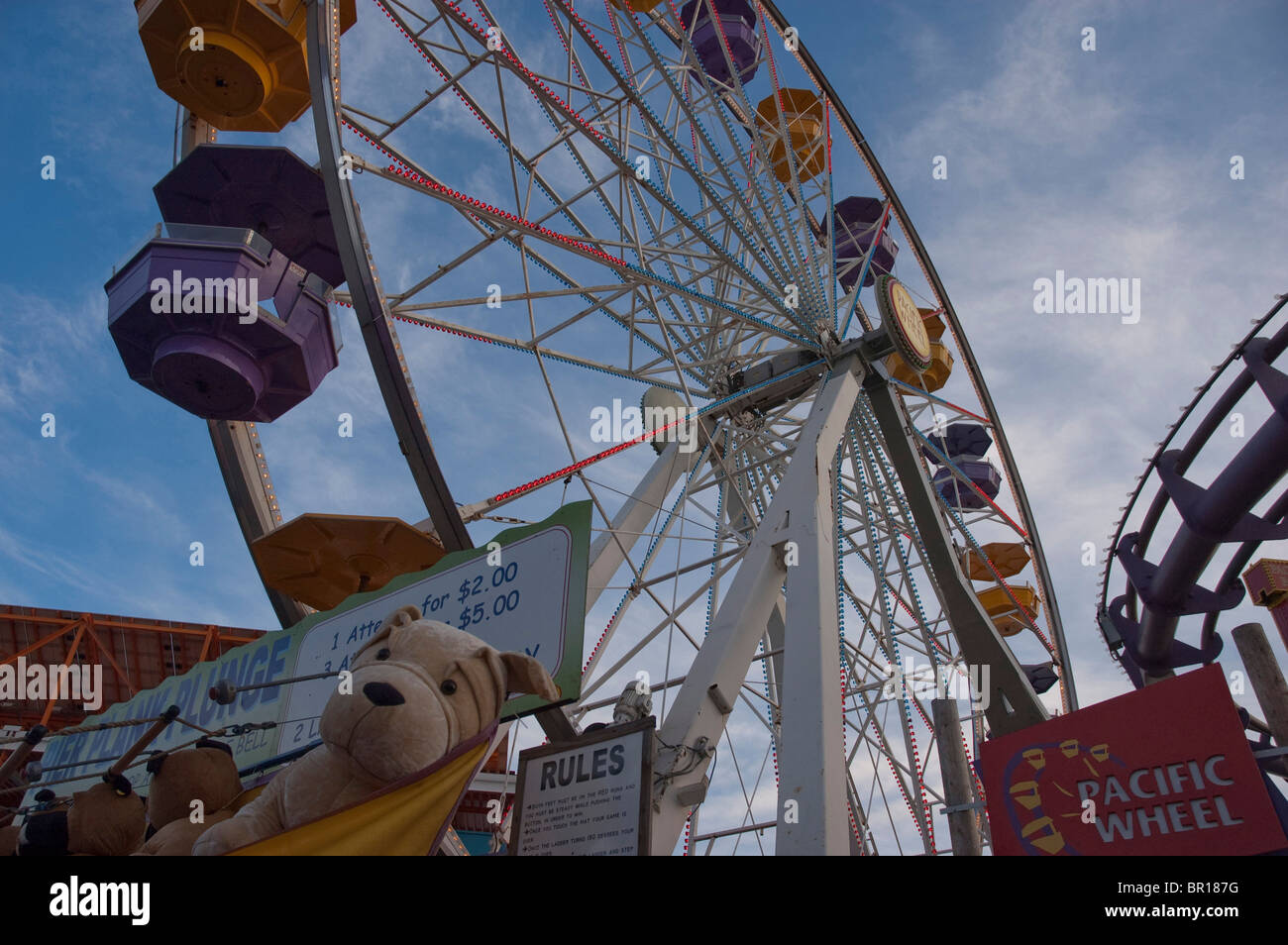 The old Pacific Wheel Ferris Wheel at Pan Pacific Park on Santa Monica ...