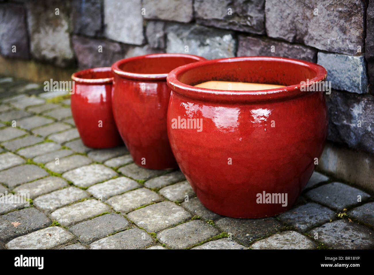 Medieval pottery hi-res stock photography and images - Alamy