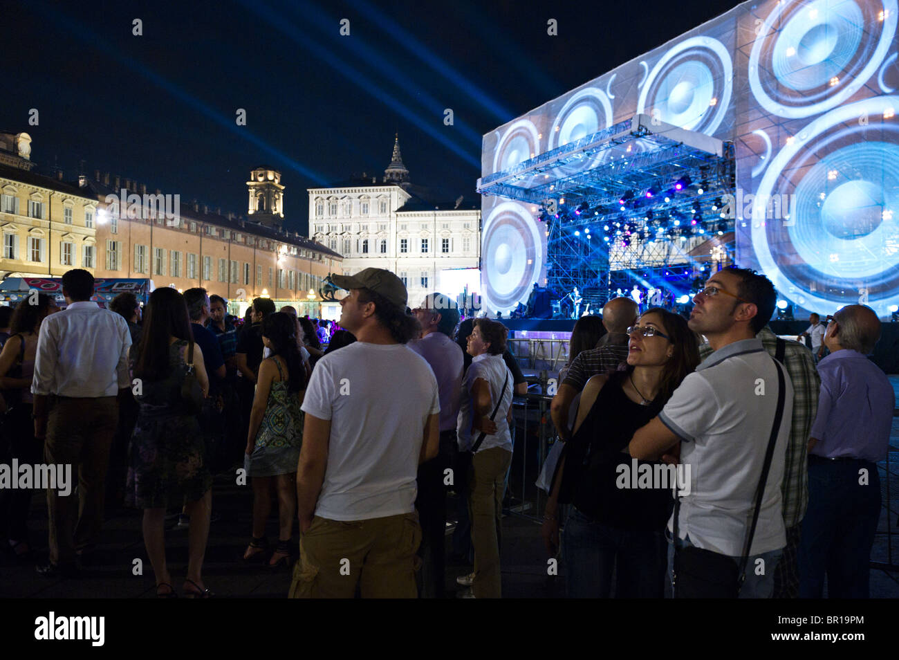 Outdoor concert italy hi-res stock photography and images - Alamy