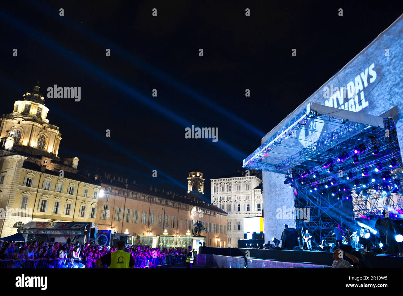 Outdoor concert italy hi-res stock photography and images - Alamy