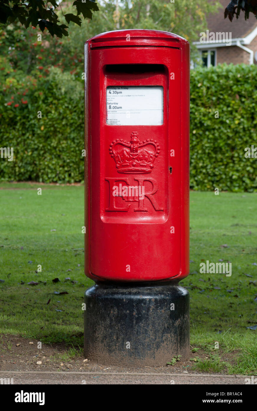 Red mail box hi-res stock photography and images - Alamy