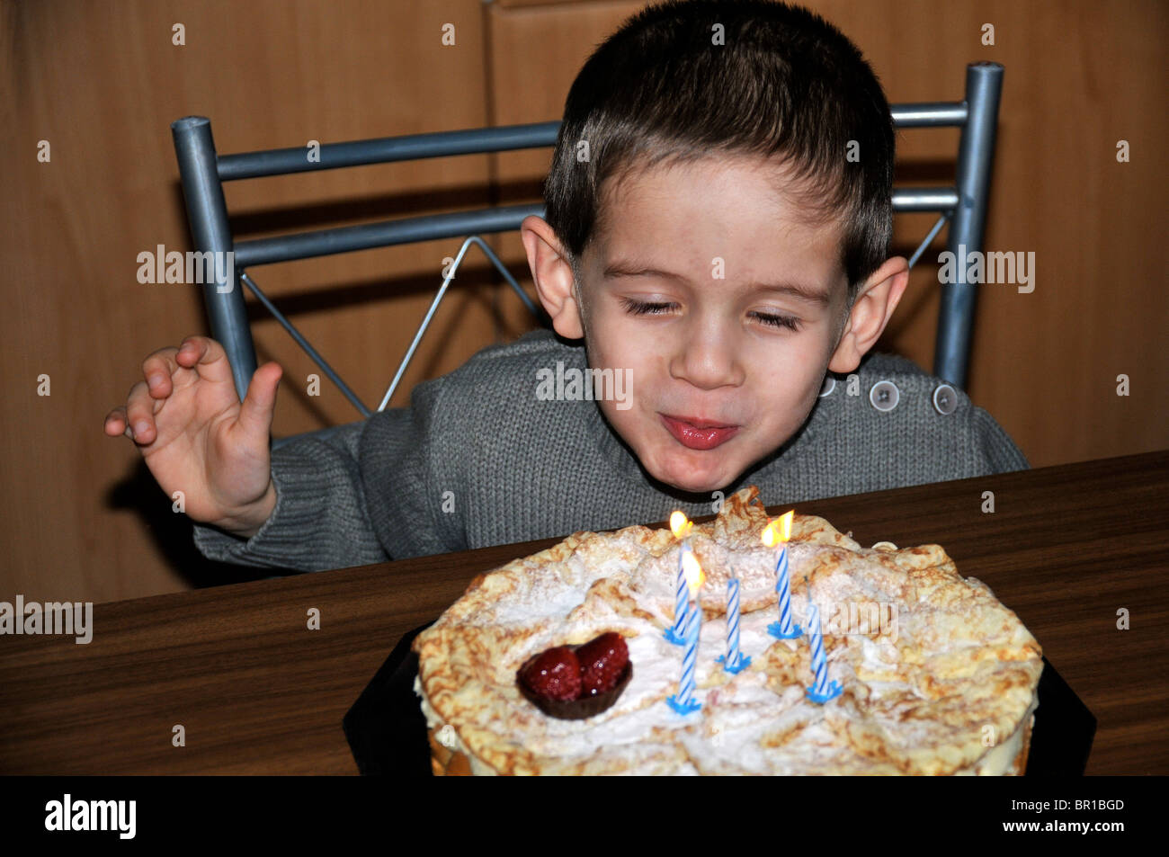 Five years boy cake hi-res stock photography and images - Alamy