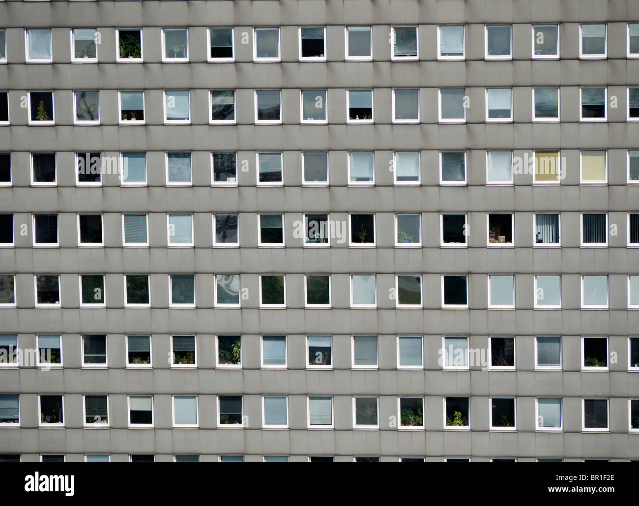 Windows of office block hi-res stock photography and images - Alamy