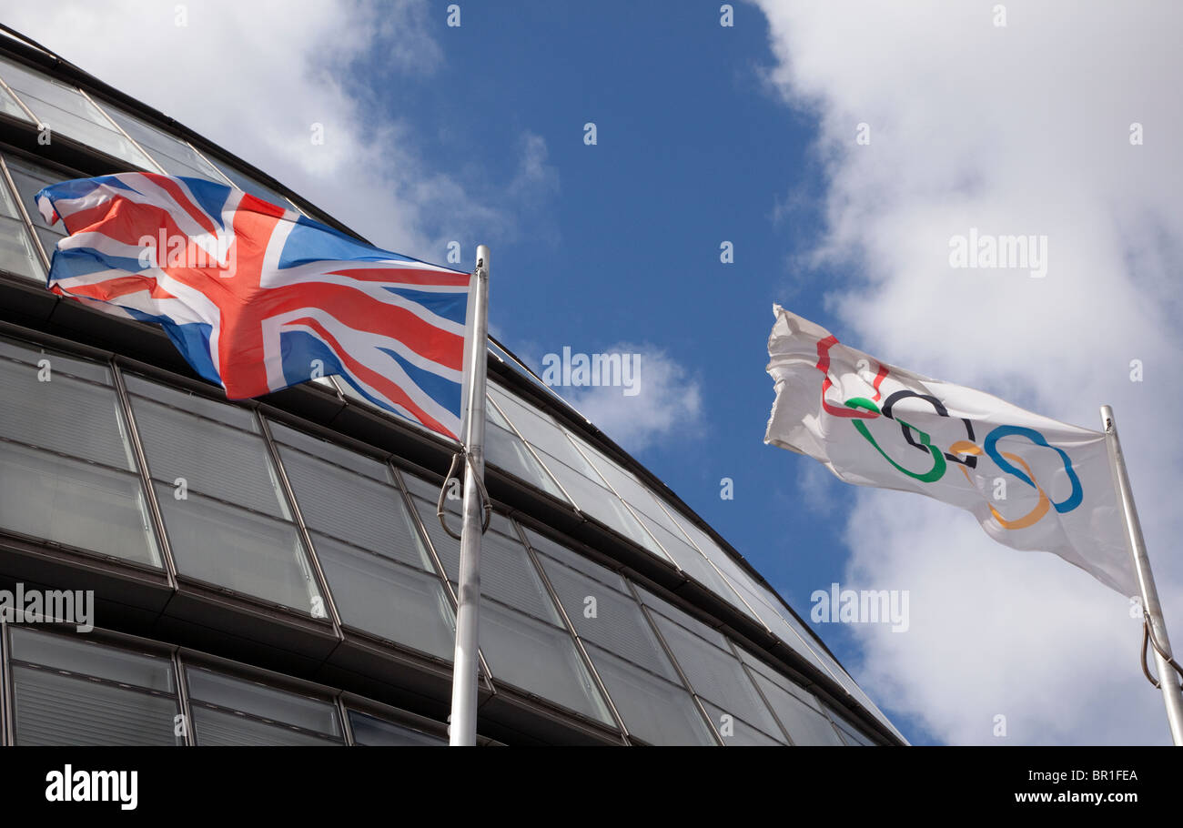 Olympic rings flag hi-res stock photography and images - Alamy