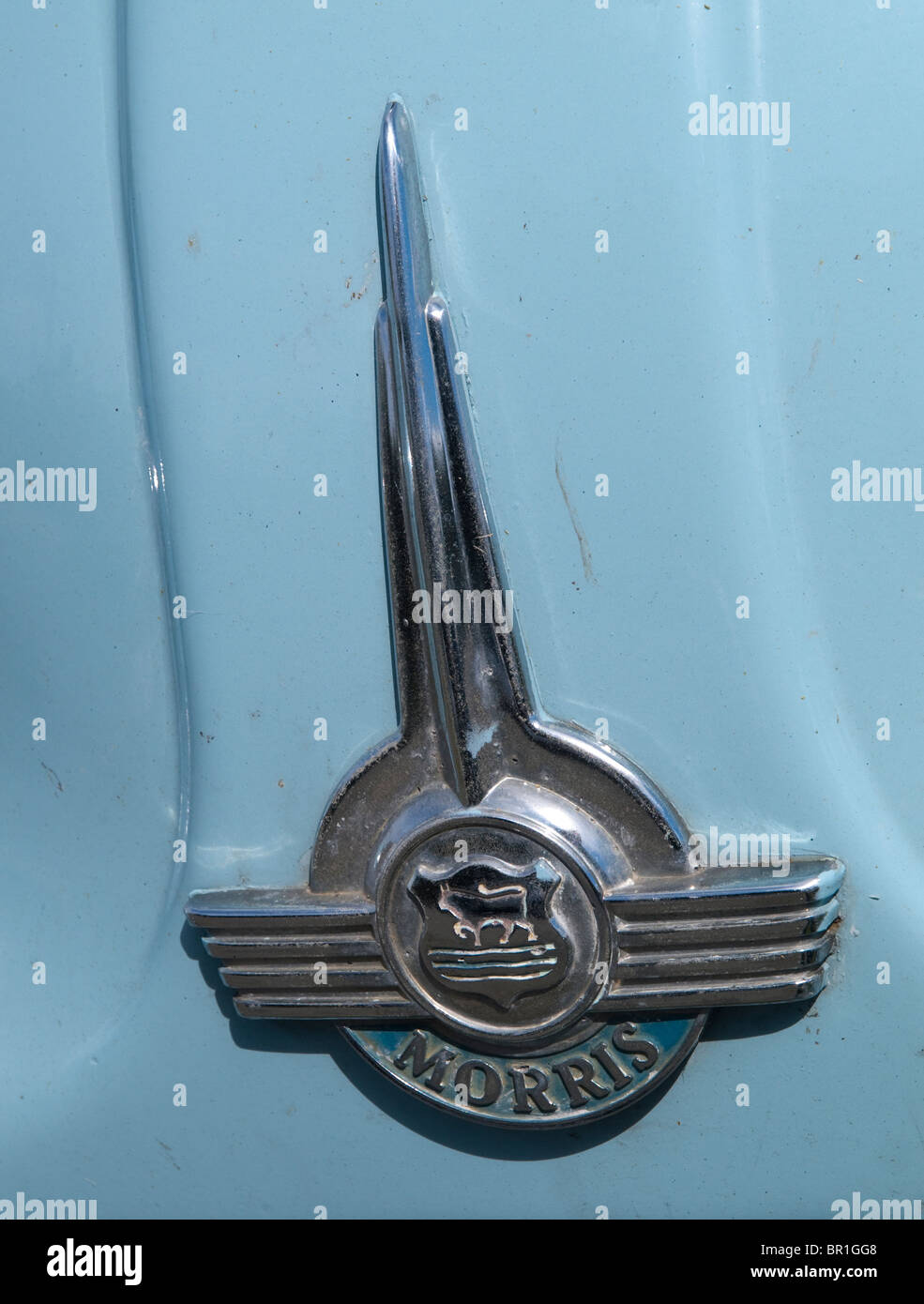 Close up of a silver Morris Minor classic motor car badge Stock Photo ...