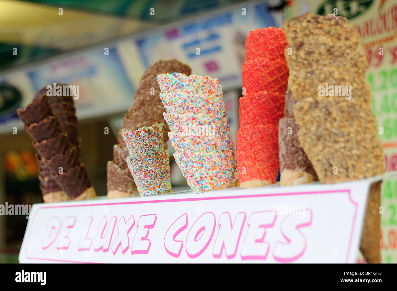 Chocolate dipped cone hi-res stock photography and images - Alamy