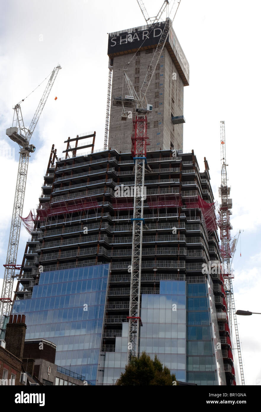 The shard construction hi-res stock photography and images - Alamy