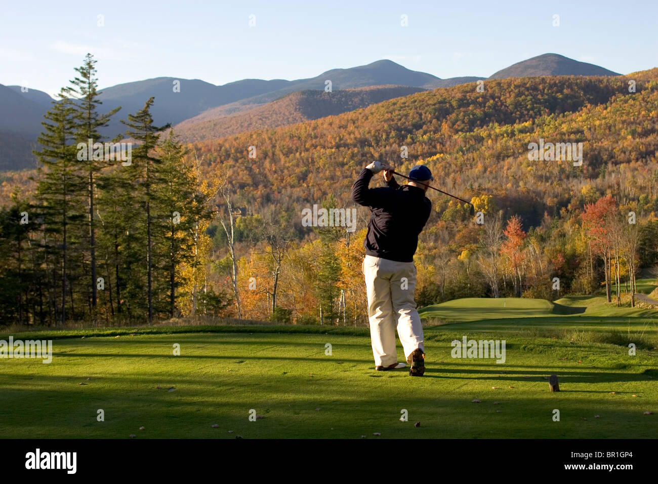 Golf river club hi-res stock photography and images - Alamy