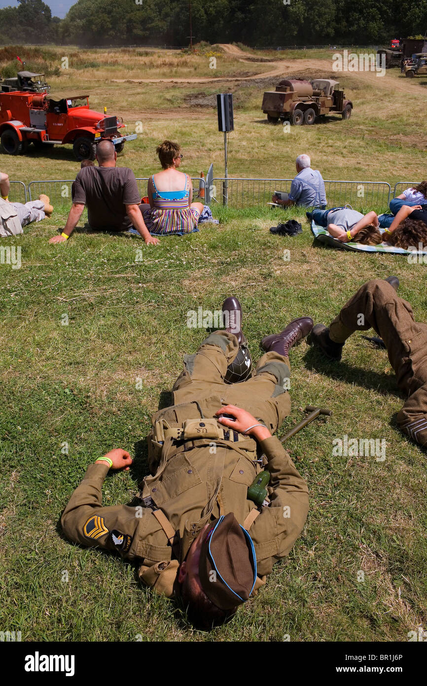 Soldier rests hi-res stock photography and images - Alamy