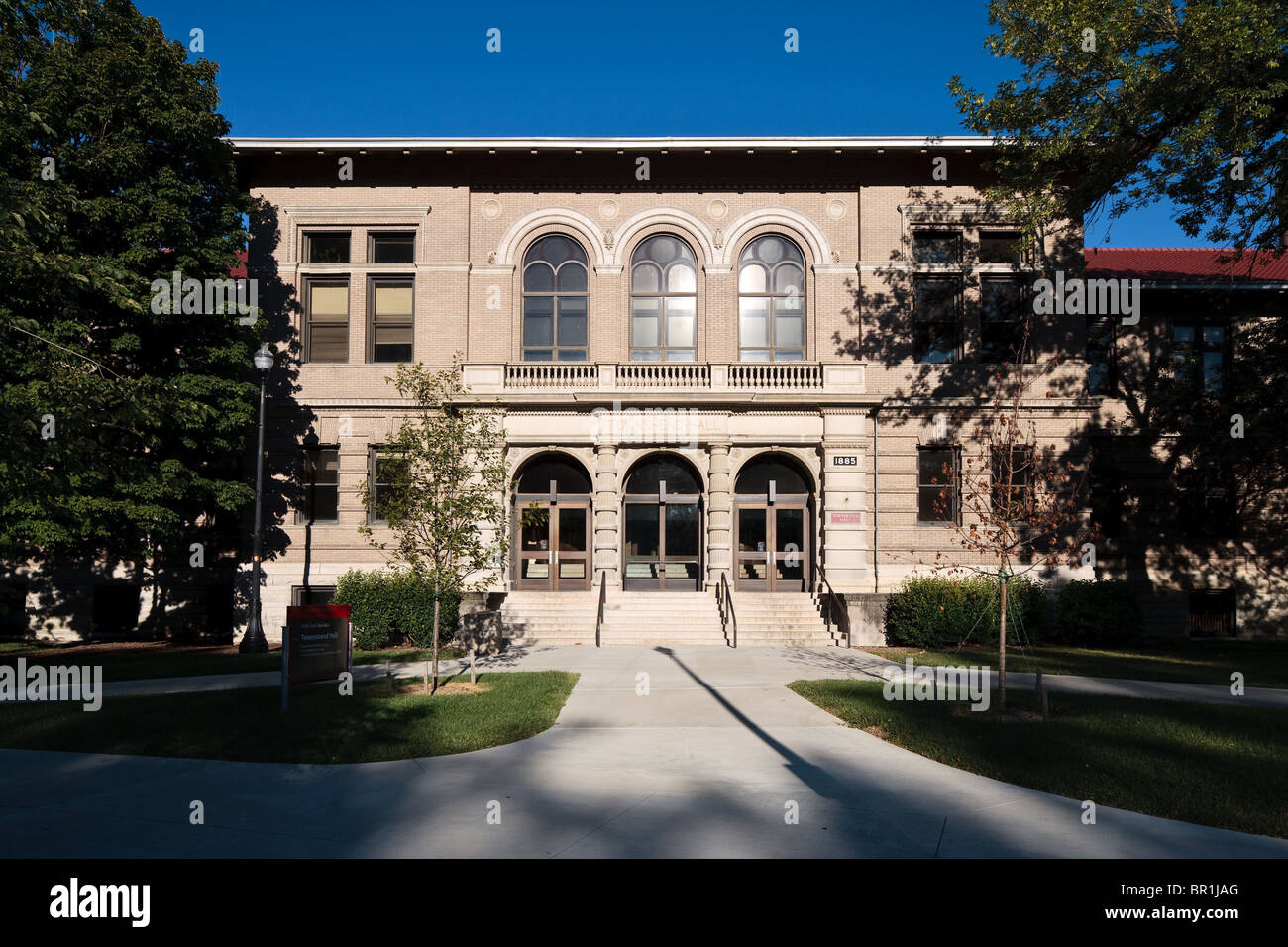 University hall ohio state university hi-res stock photography and ...