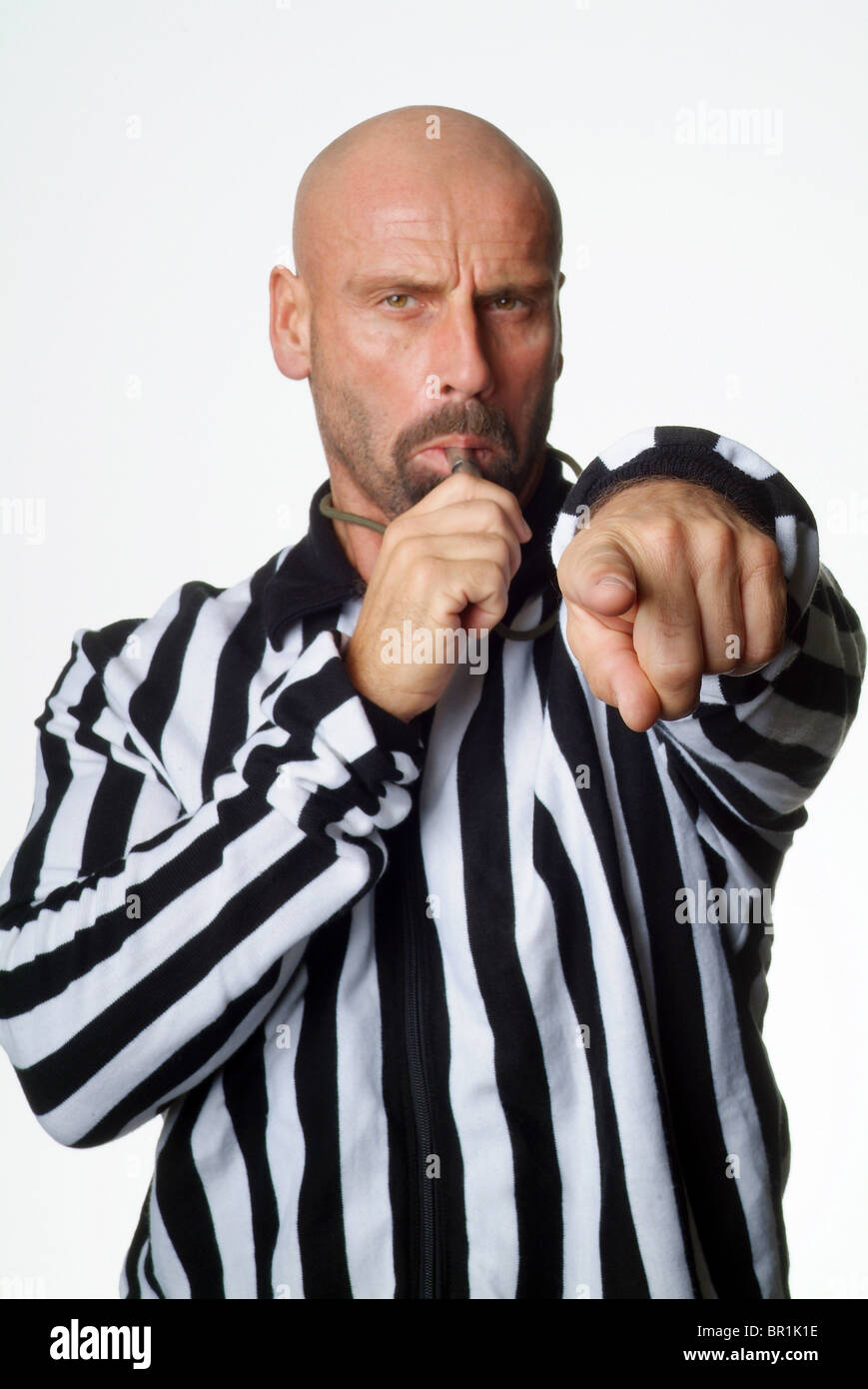 A soccer referee giving instructions Stock Photo - Alamy