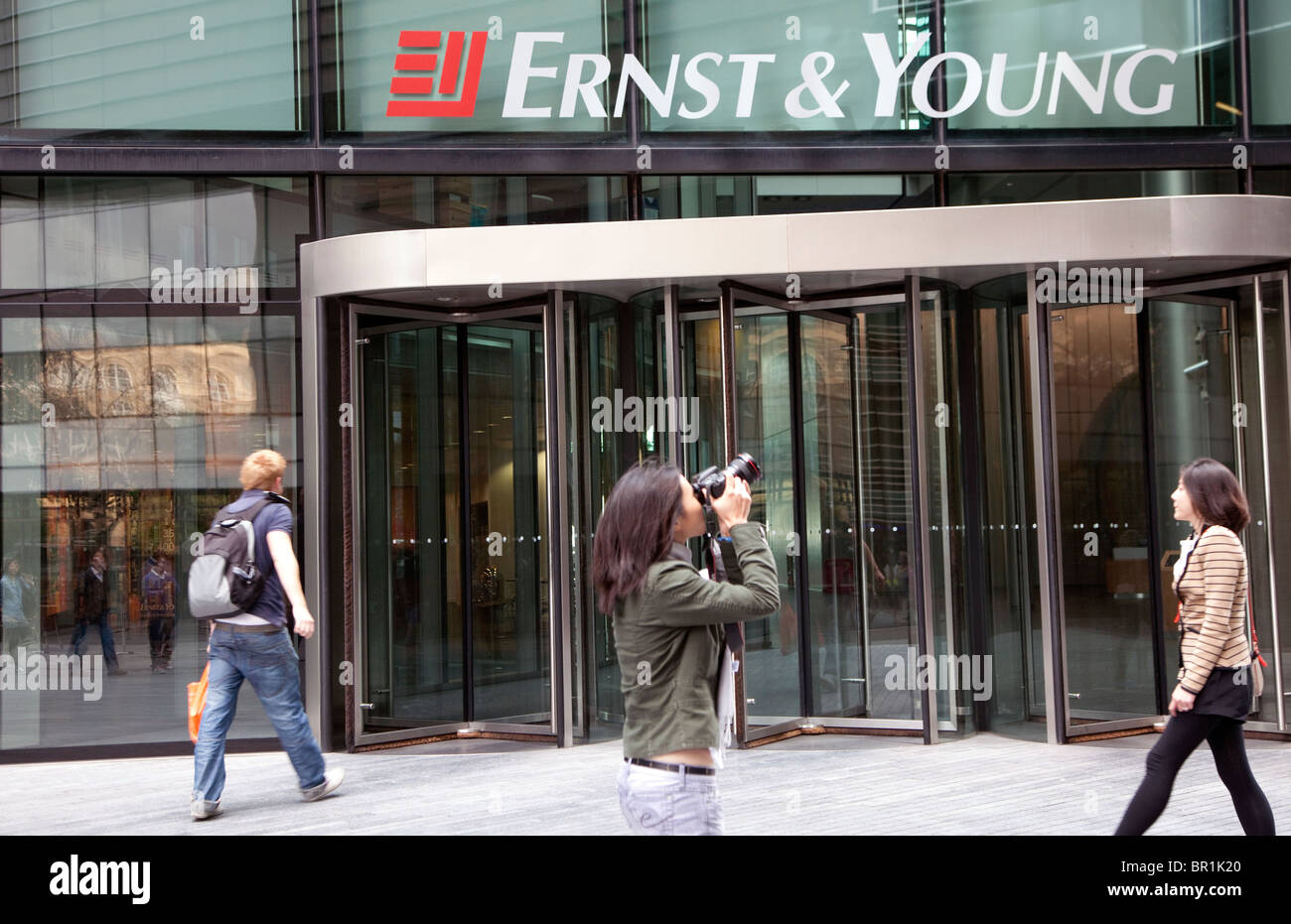 Ernst and young logo hi-res stock photography and images - Alamy