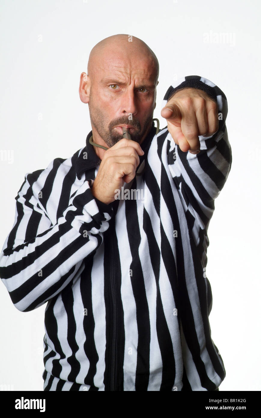 A soccer referee giving instructions Stock Photo - Alamy