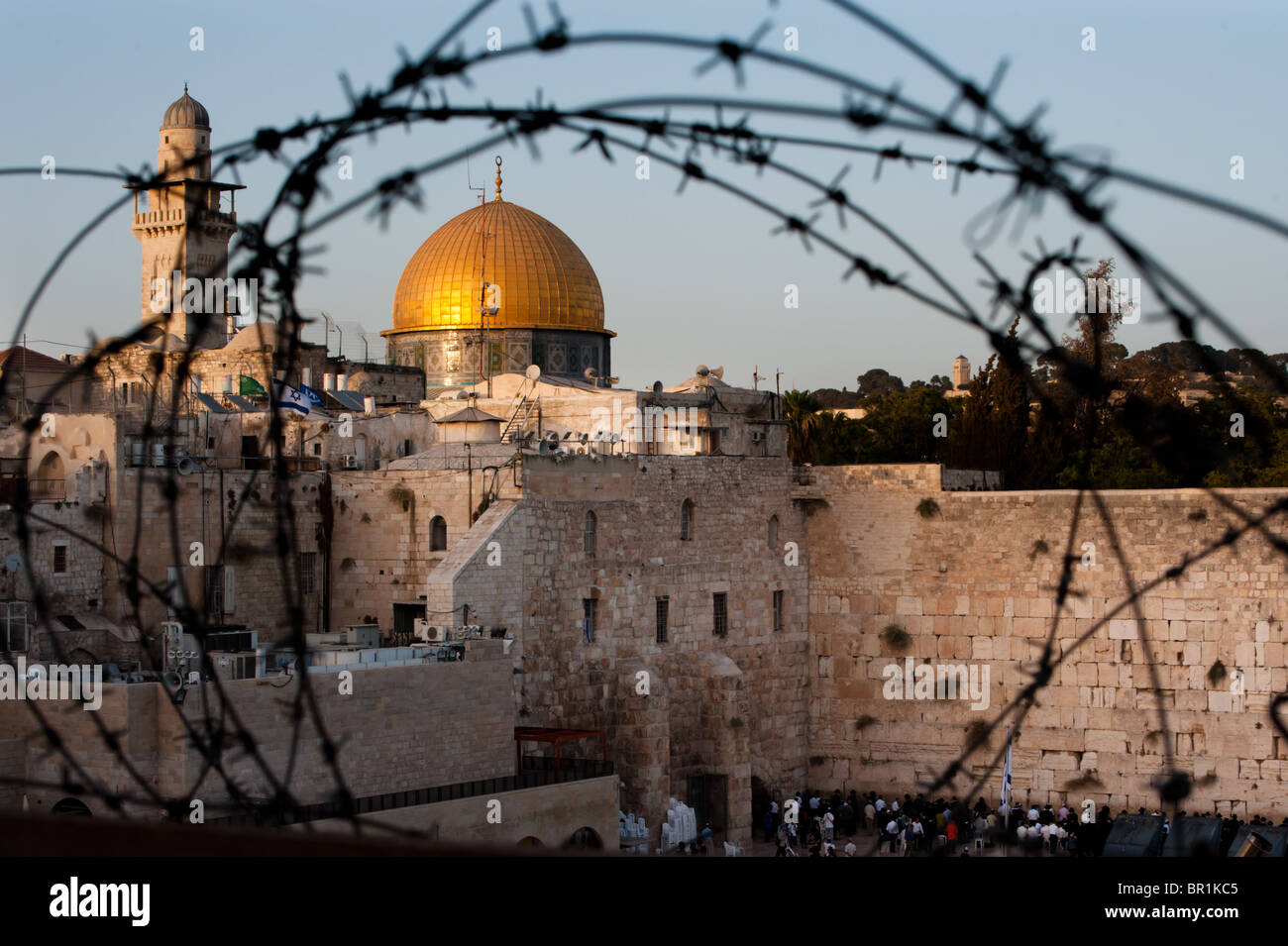 Two of Islam and Judaism's holiest sites, Jerusalem's Dome of the Rock ...