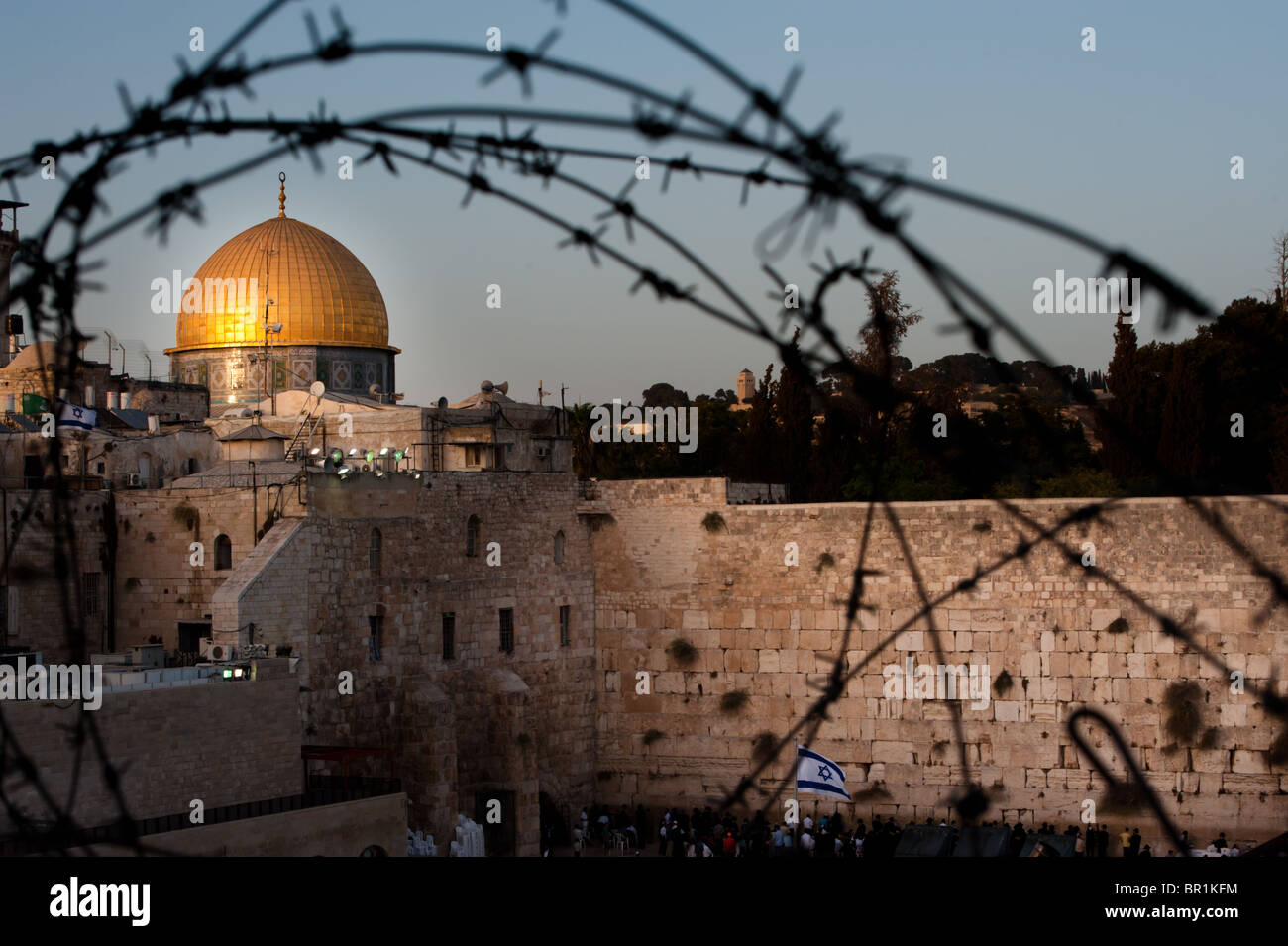 Two of Islam and Judaism's holiest sites, Jerusalem's Dome of the Rock ...