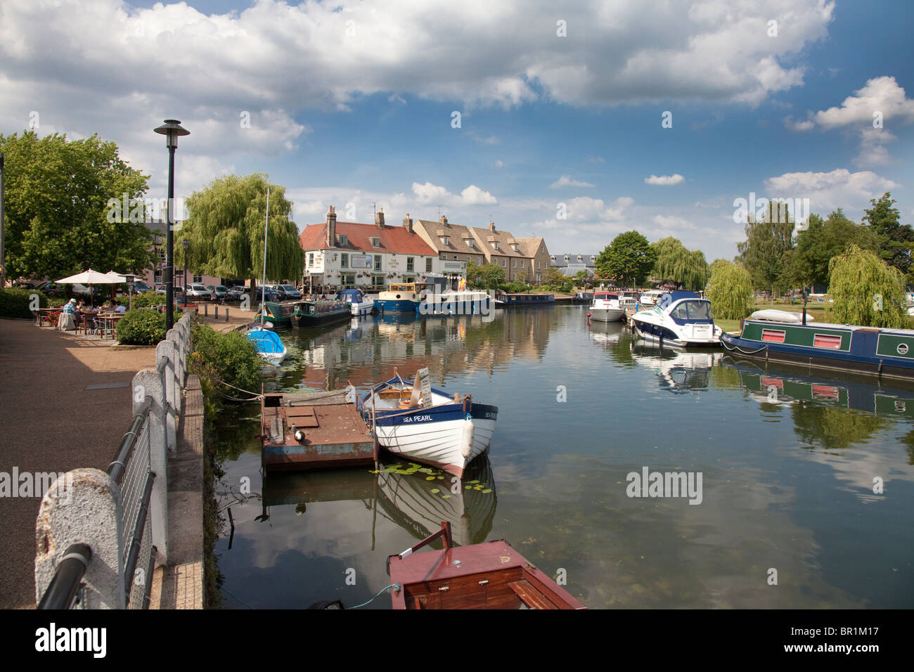 Cambridgeshire fens boat hi-res stock photography and images - Alamy